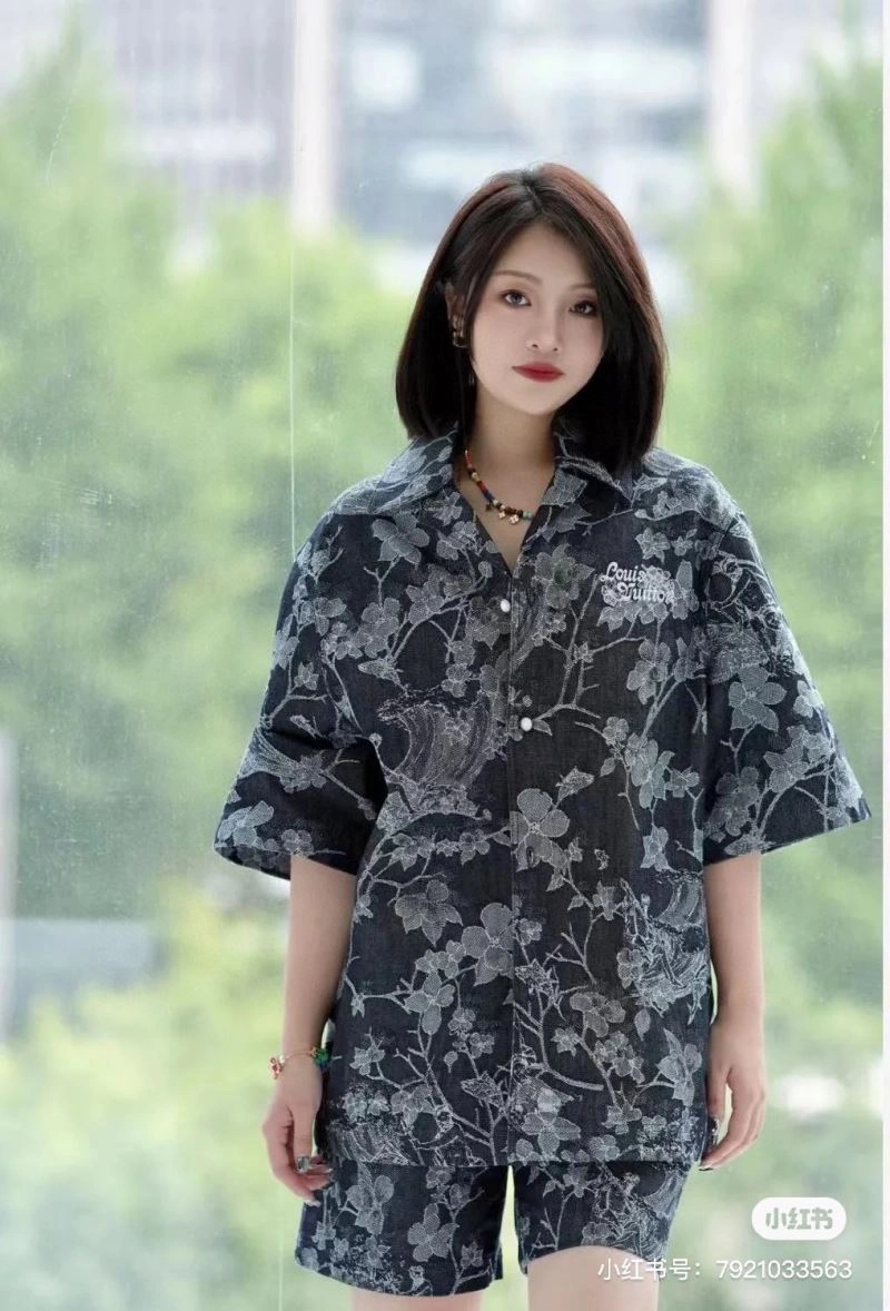 Bargain Louis Vuitton T-Shirts