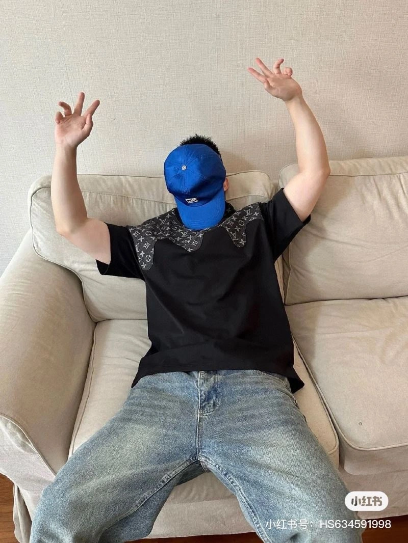 Low-cost Louis Vuitton T-Shirts
