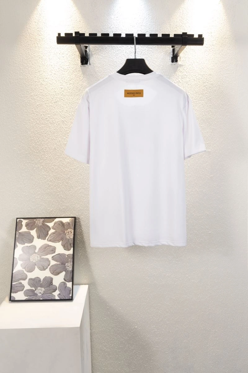 Accurate model Louis Vuitton T-Shirts