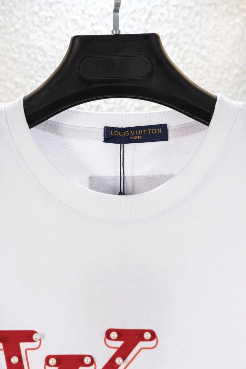 Accurate model Louis Vuitton T-Shirts