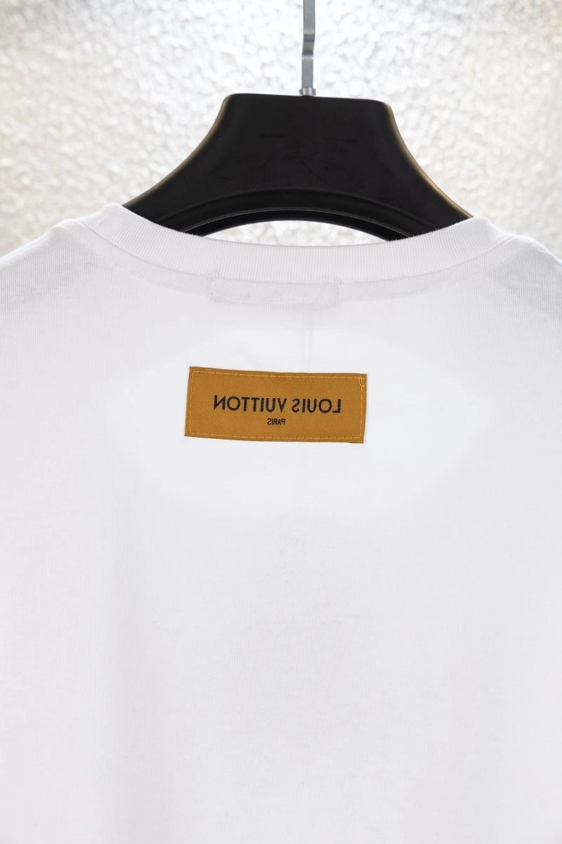 Accurate model Louis Vuitton T-Shirts