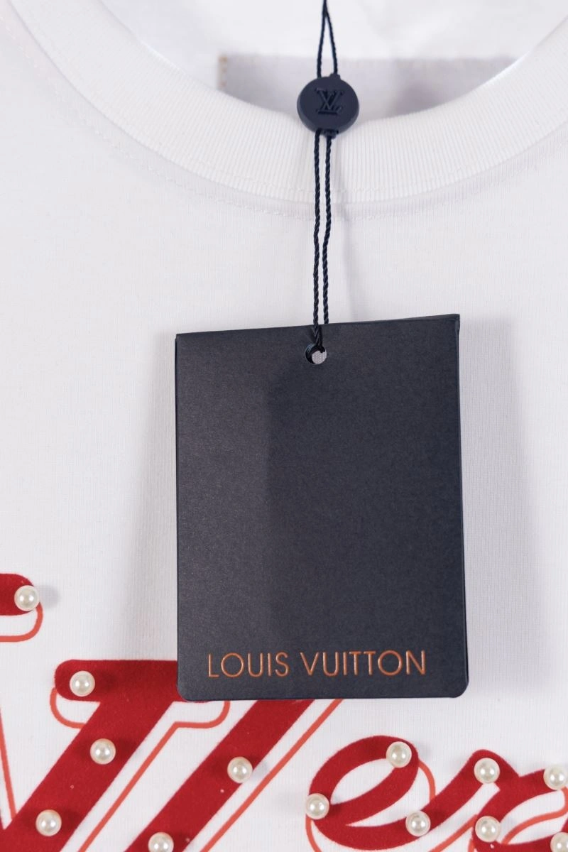 Accurate model Louis Vuitton T-Shirts