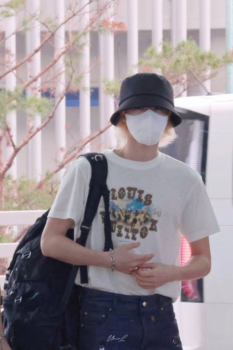 Precise copy Louis Vuitton T-Shirts
