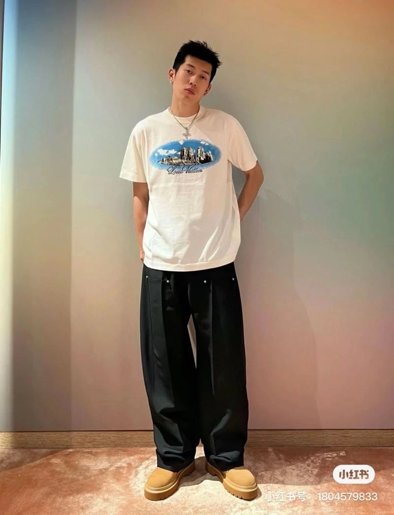 Factory-made Louis Vuitton T-Shirts
