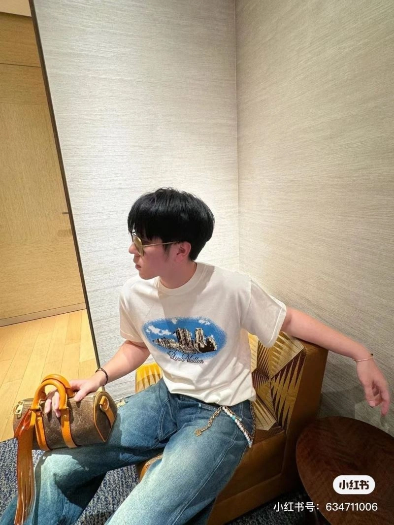 Factory-made Louis Vuitton T-Shirts