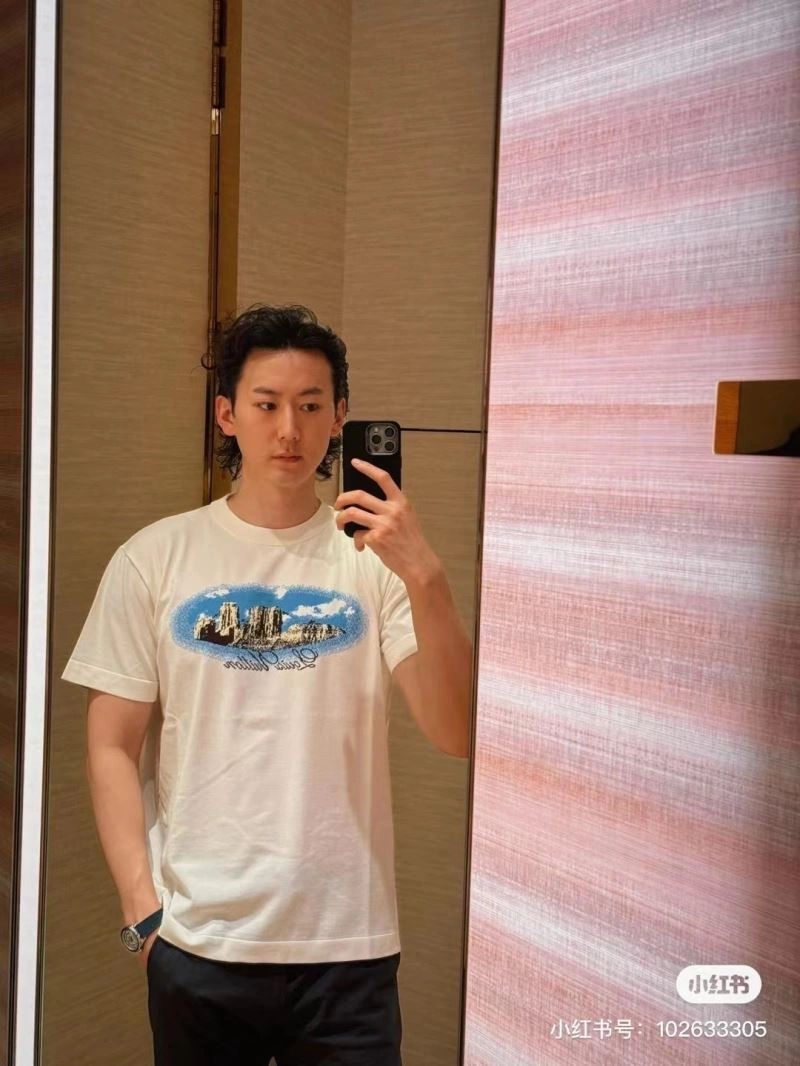 Factory-made Louis Vuitton T-Shirts