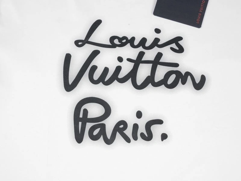 Indistinguishable Louis Vuitton T-Shirts