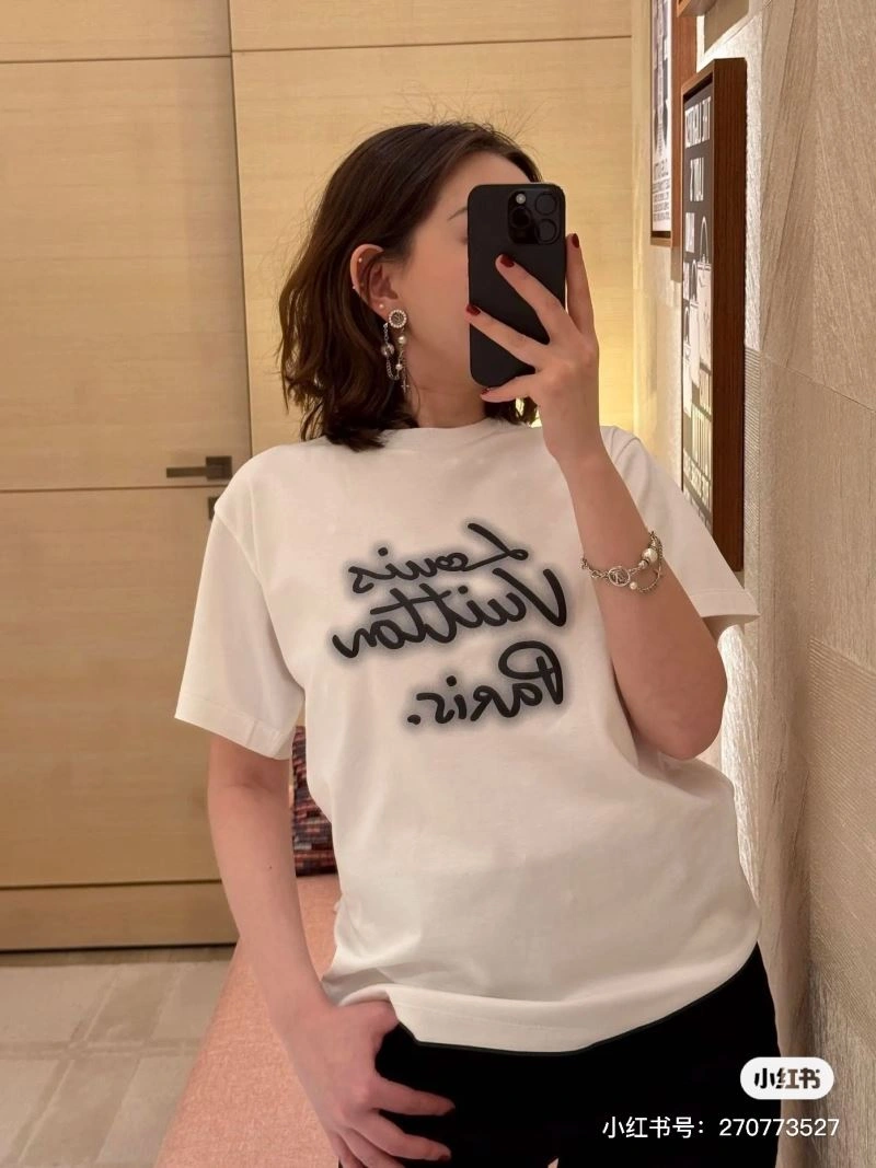Indistinguishable Louis Vuitton T-Shirts
