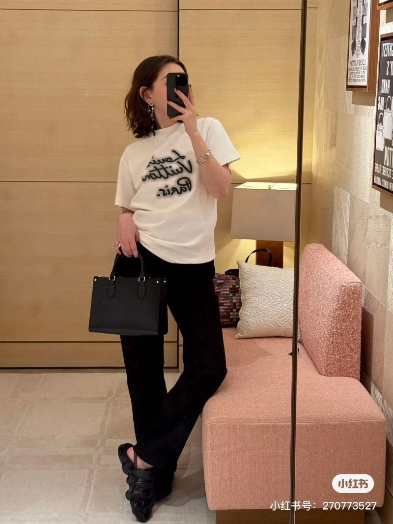 Indistinguishable Louis Vuitton T-Shirts