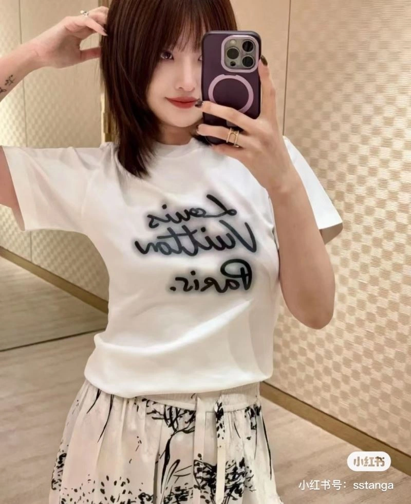 Indistinguishable Louis Vuitton T-Shirts