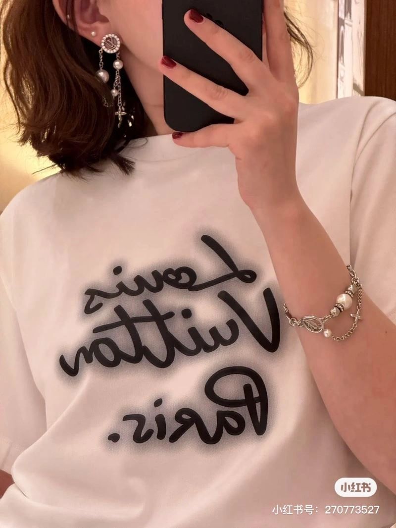 Indistinguishable Louis Vuitton T-Shirts