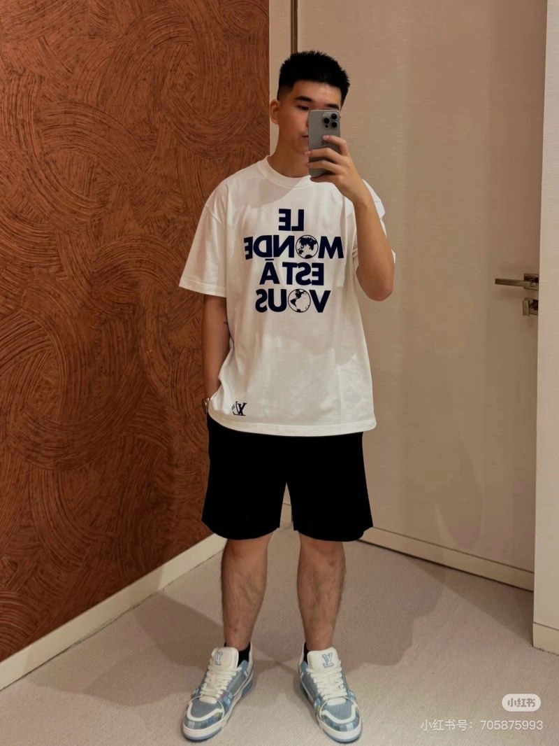 Top match Louis Vuitton T-Shirts