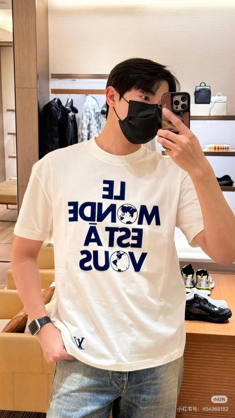 Top match Louis Vuitton T-Shirts