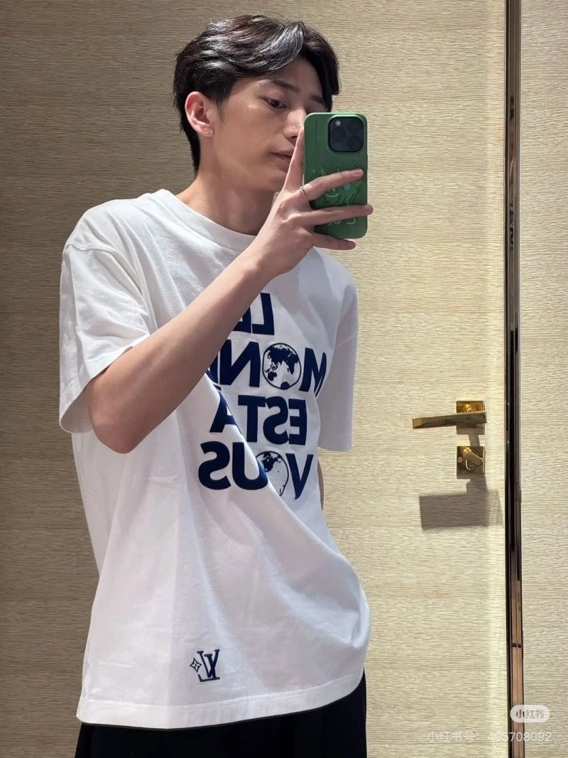 Top match Louis Vuitton T-Shirts