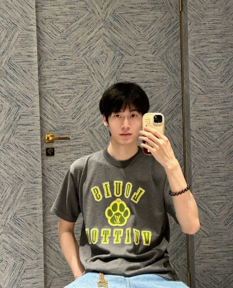 Top mirror Louis Vuitton T-Shirts