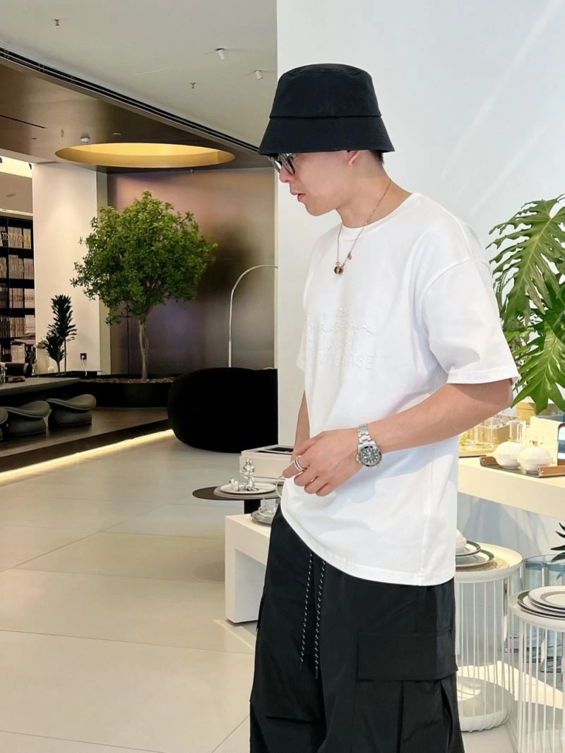 Bargain Louis Vuitton T-Shirts