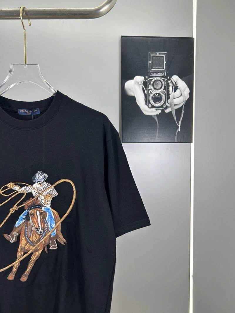 Low-cost Louis Vuitton T-Shirts