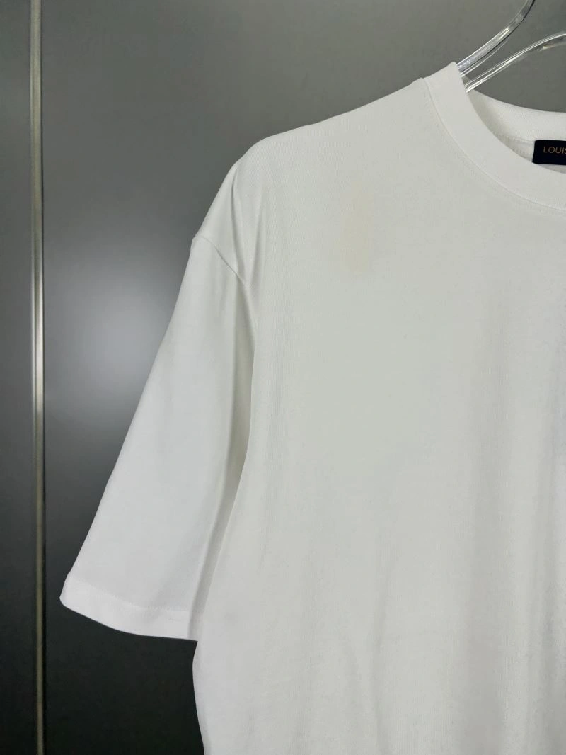 Indistinguishable Louis Vuitton T-Shirts