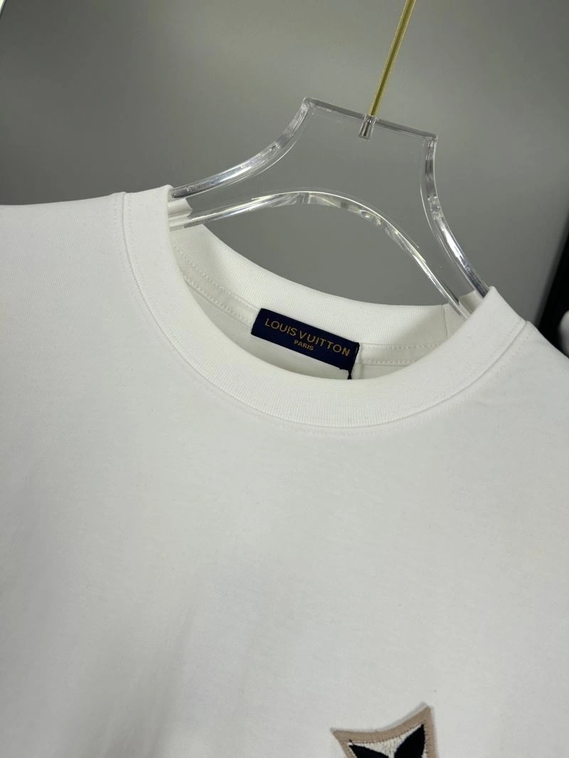 Indistinguishable Louis Vuitton T-Shirts