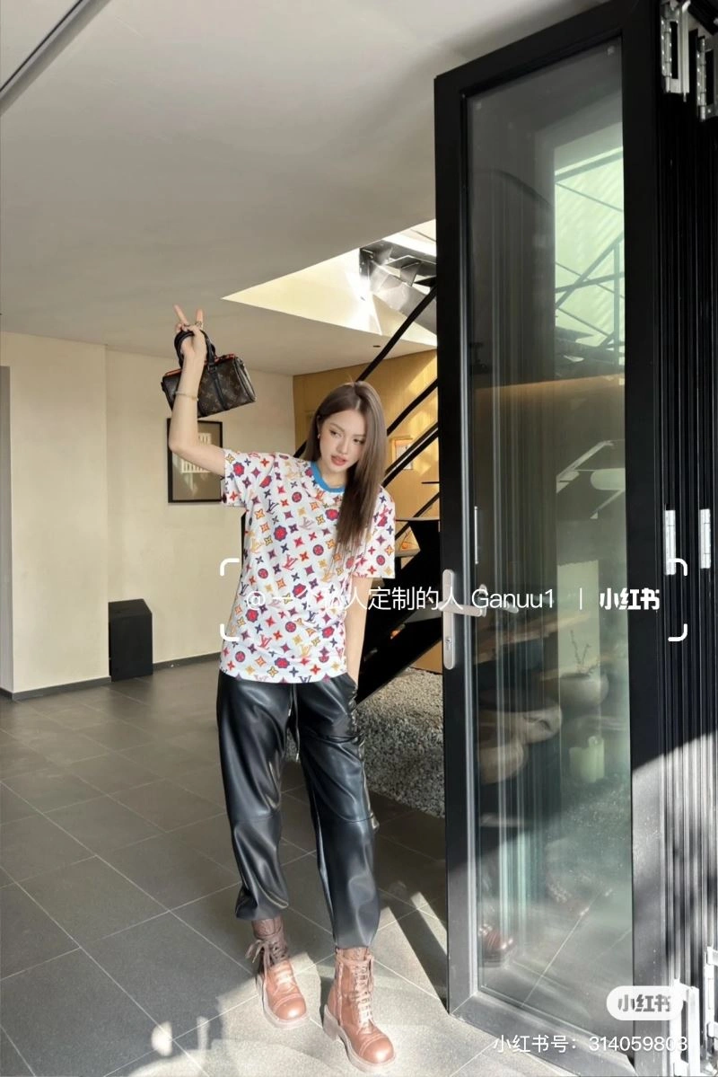 Top match Louis Vuitton T-Shirts