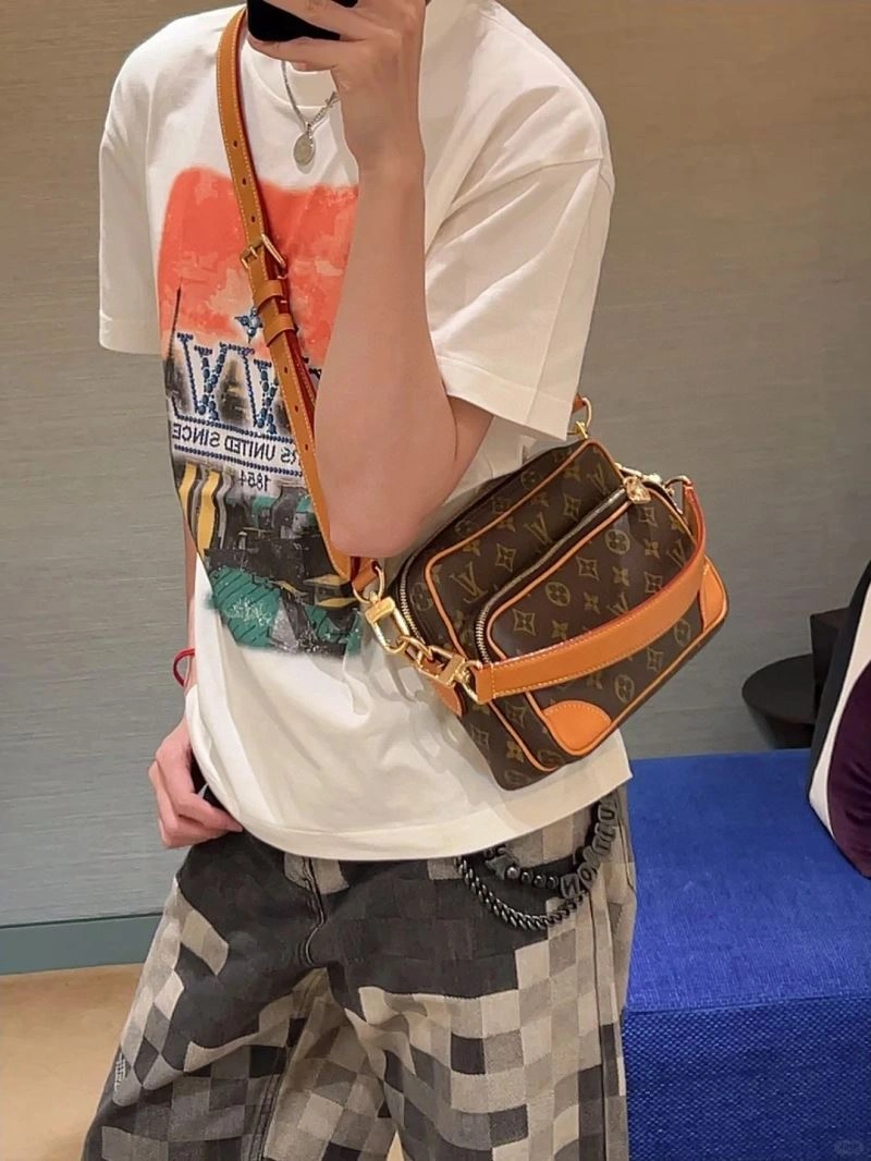 Bargain Louis Vuitton T-Shirts