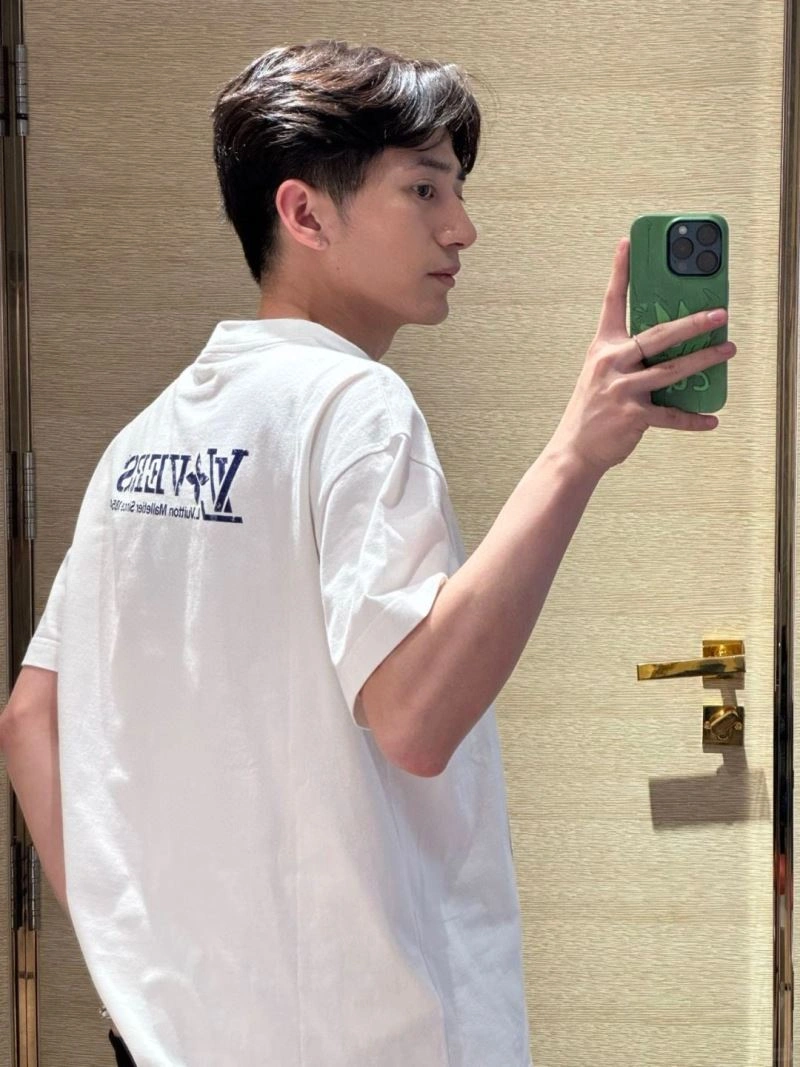 Bargain Louis Vuitton T-Shirts