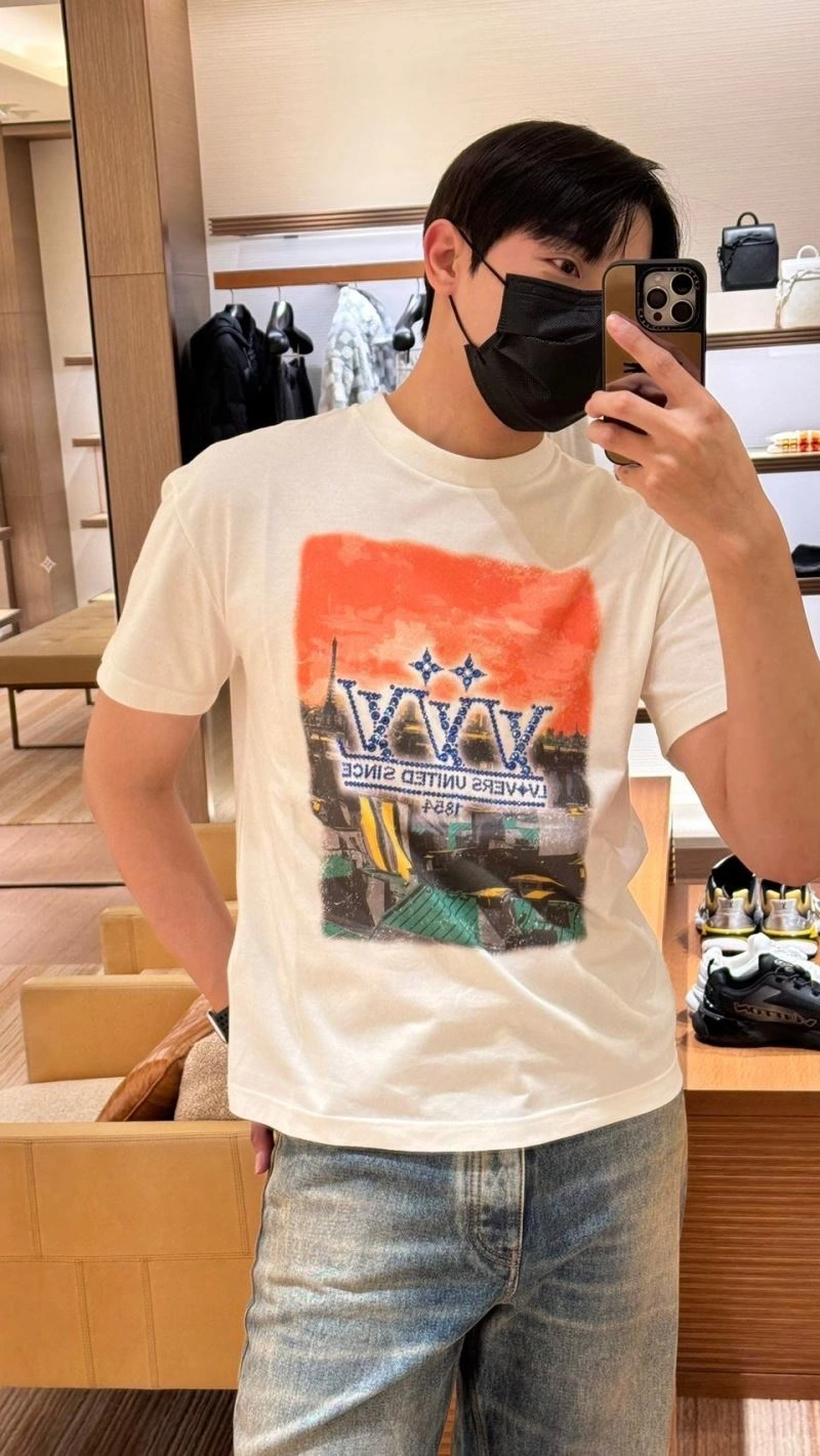 Bargain Louis Vuitton T-Shirts