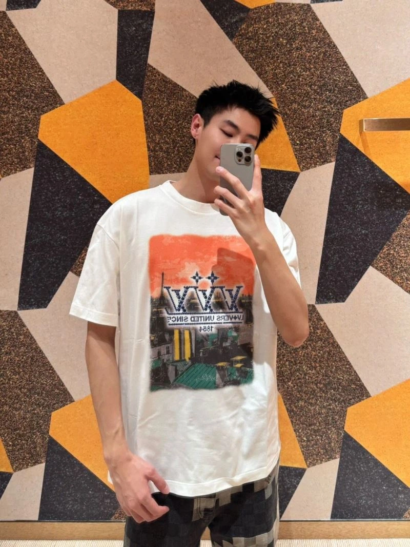 Bargain Louis Vuitton T-Shirts