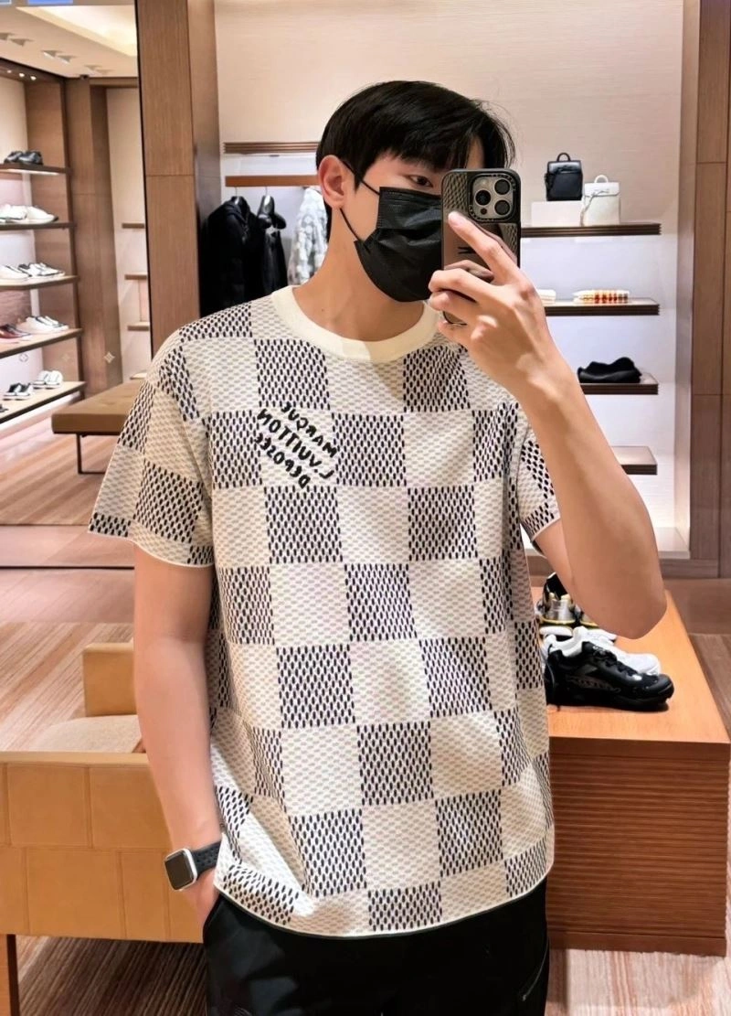 Real Louis Vuitton T-Shirts