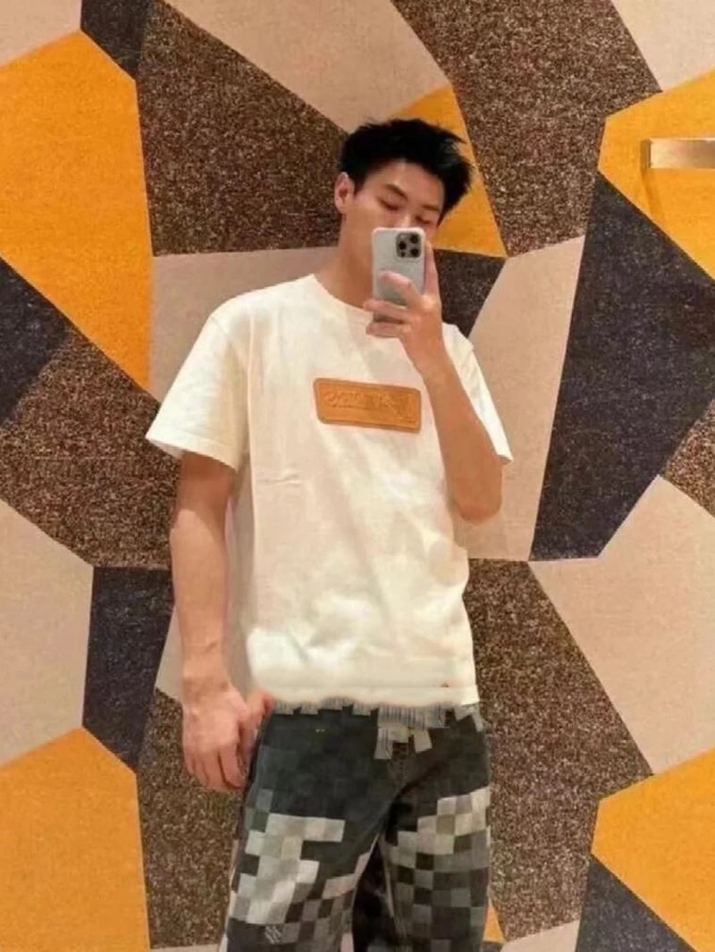 Reasonably priced Louis Vuitton T-Shirts