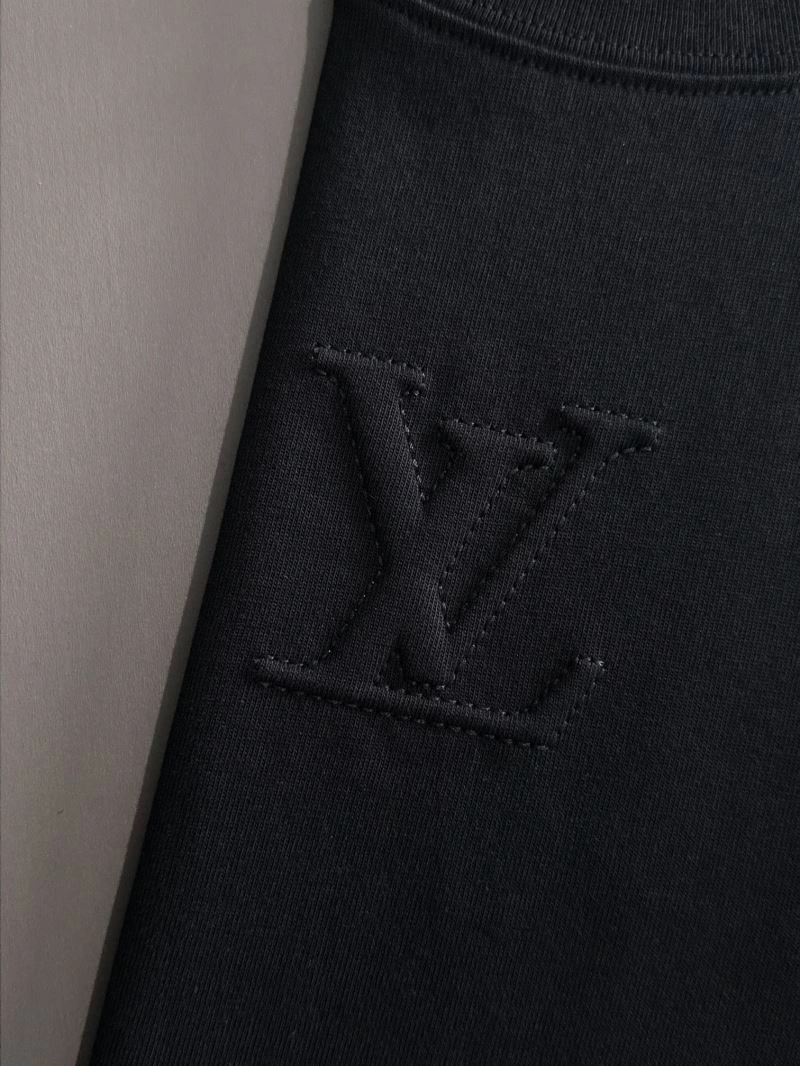Accurate model Louis Vuitton T-Shirts