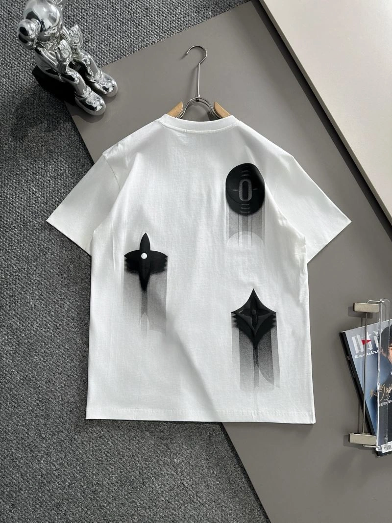 Indistinguishable Louis Vuitton T-Shirts
