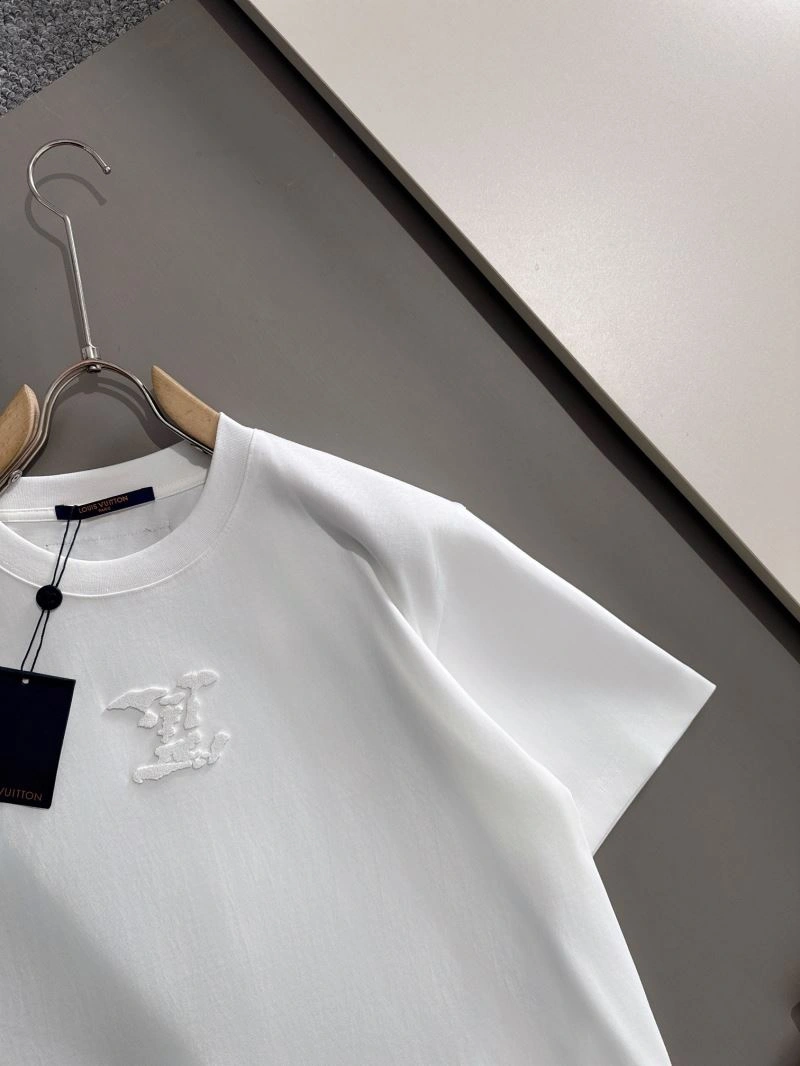 Exact replica Louis Vuitton T-Shirts