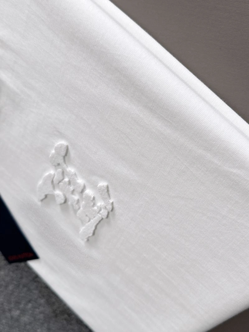 Exact replica Louis Vuitton T-Shirts