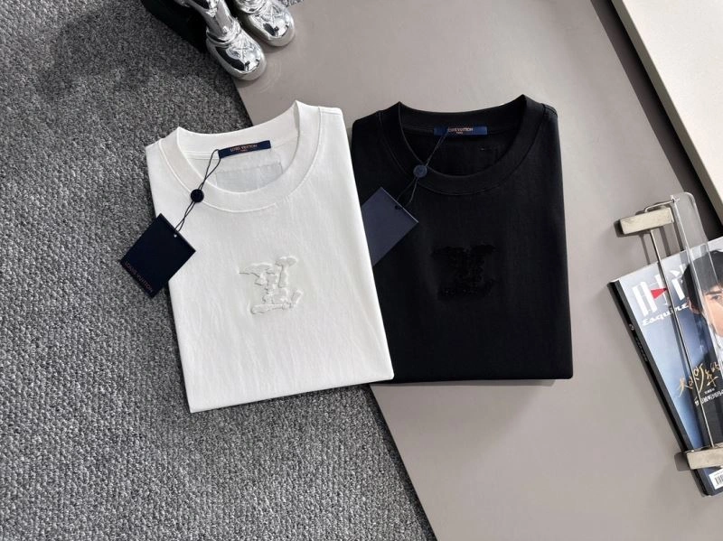 Exact replica Louis Vuitton T-Shirts