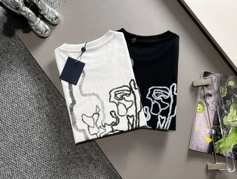 Top match Louis Vuitton T-Shirts