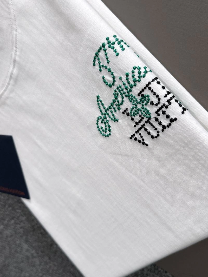 Accurate model Louis Vuitton T-Shirts