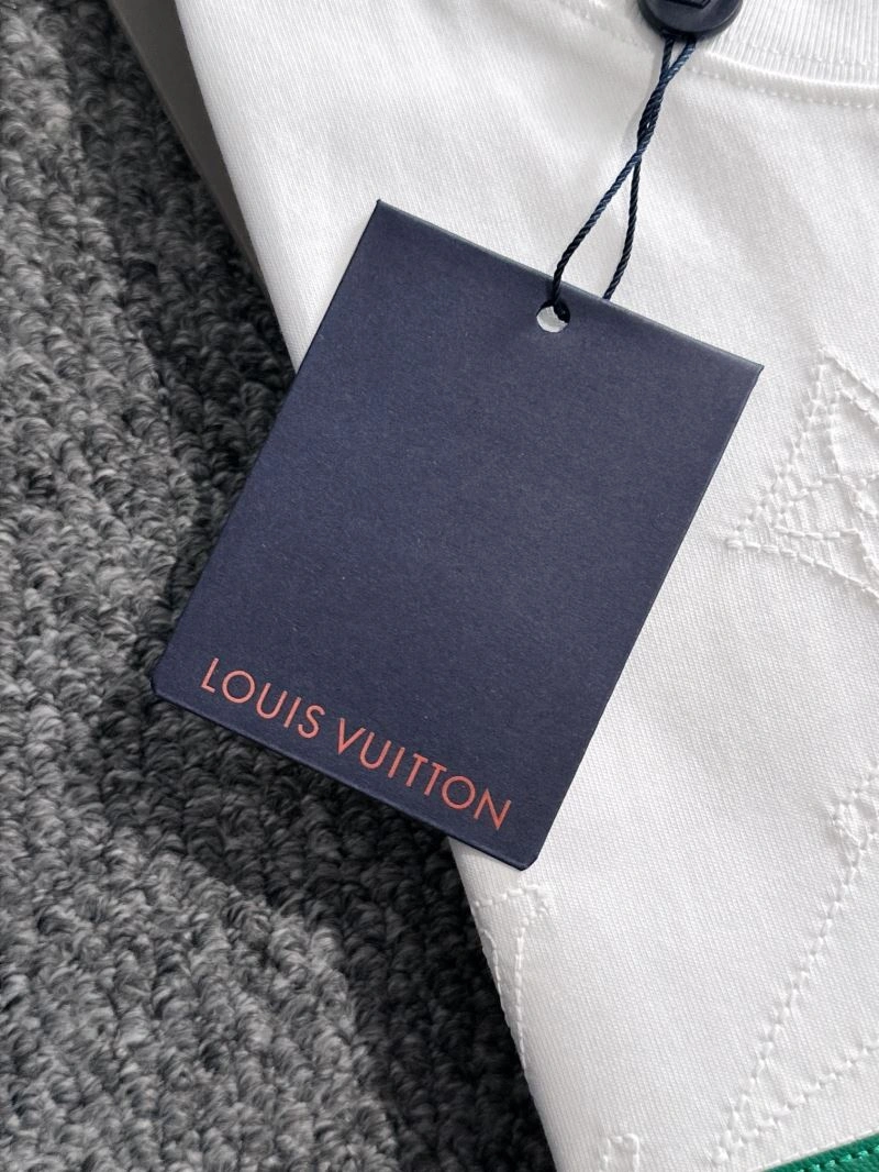 Accurate model Louis Vuitton T-Shirts