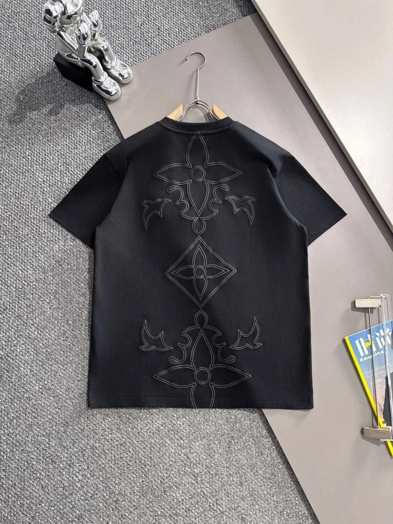 Accurate model Louis Vuitton T-Shirts