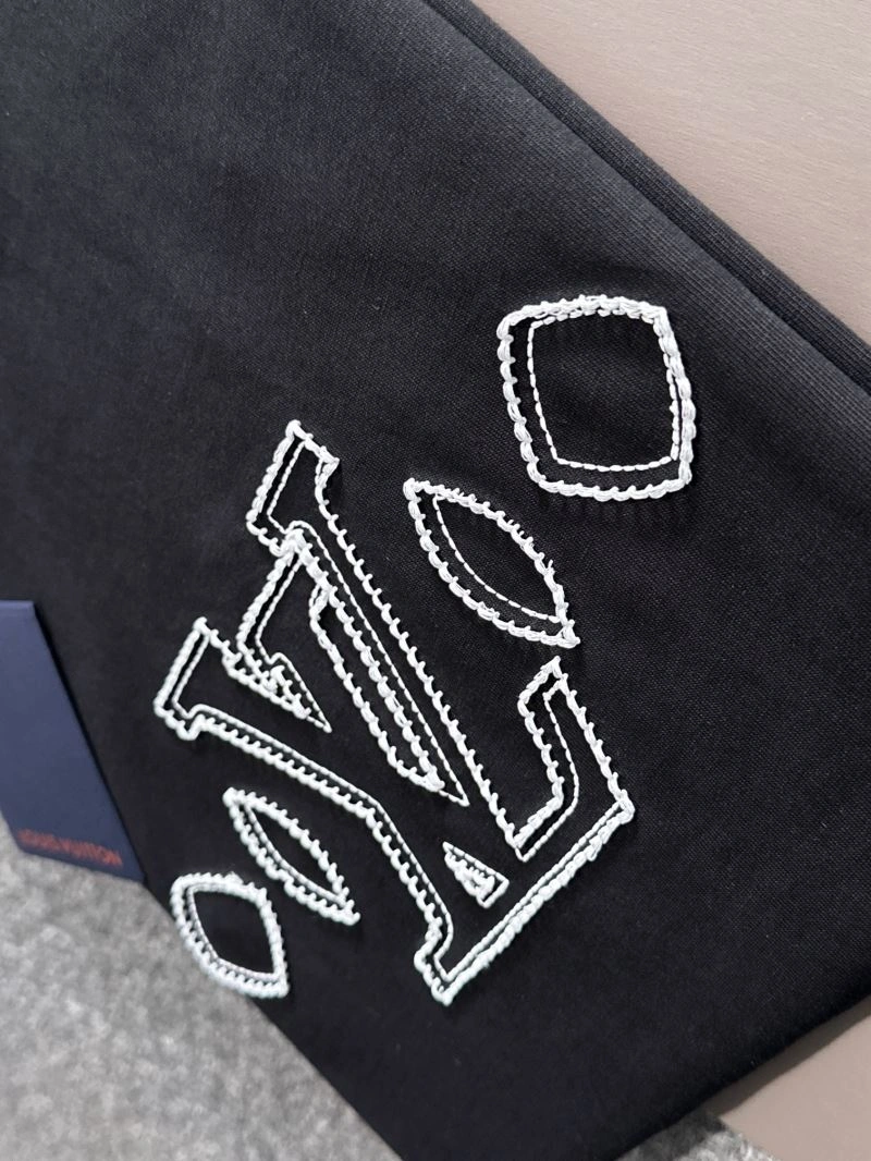Accurate model Louis Vuitton T-Shirts