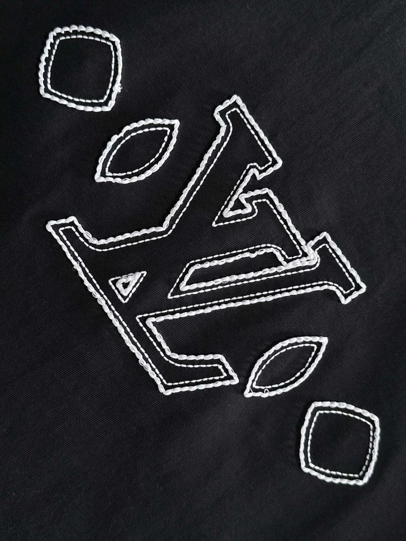 Accurate model Louis Vuitton T-Shirts