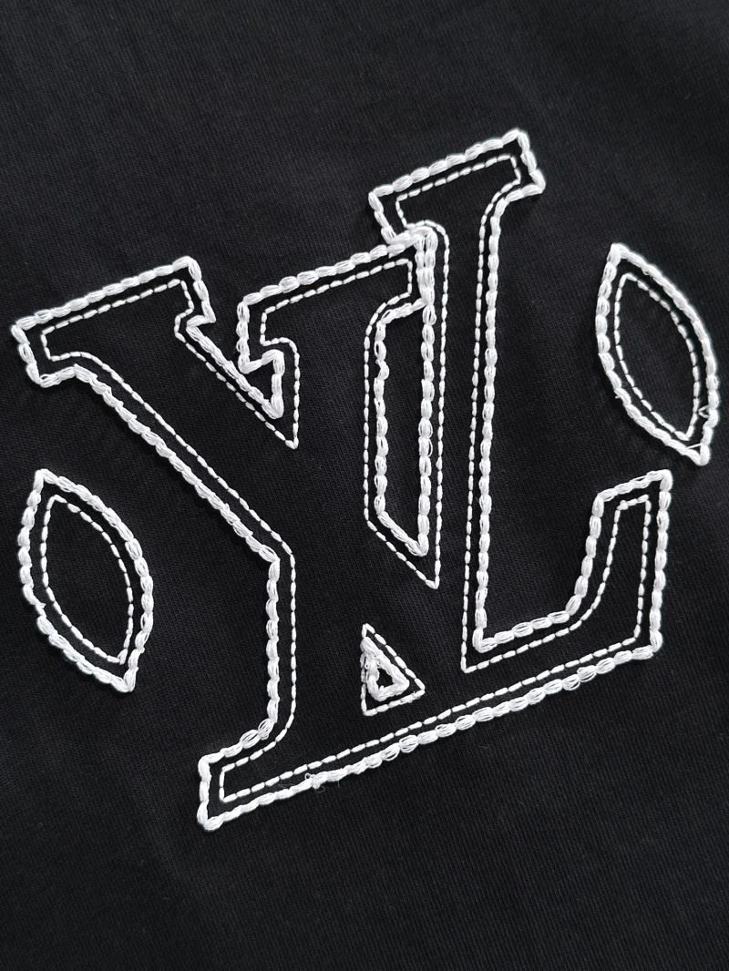 Accurate model Louis Vuitton T-Shirts