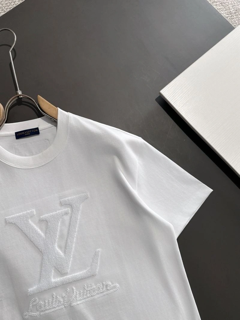 Indistinguishable Louis Vuitton T-Shirts