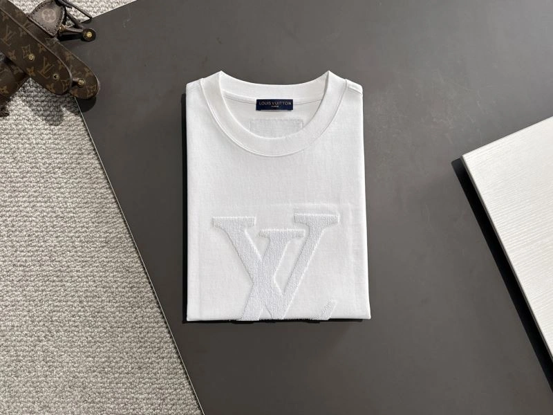 Indistinguishable Louis Vuitton T-Shirts