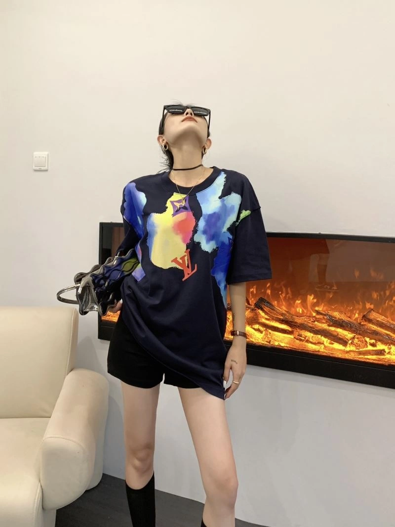 Accurate model Louis Vuitton T-Shirts