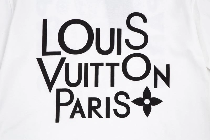 Accurate model Louis Vuitton T-Shirts