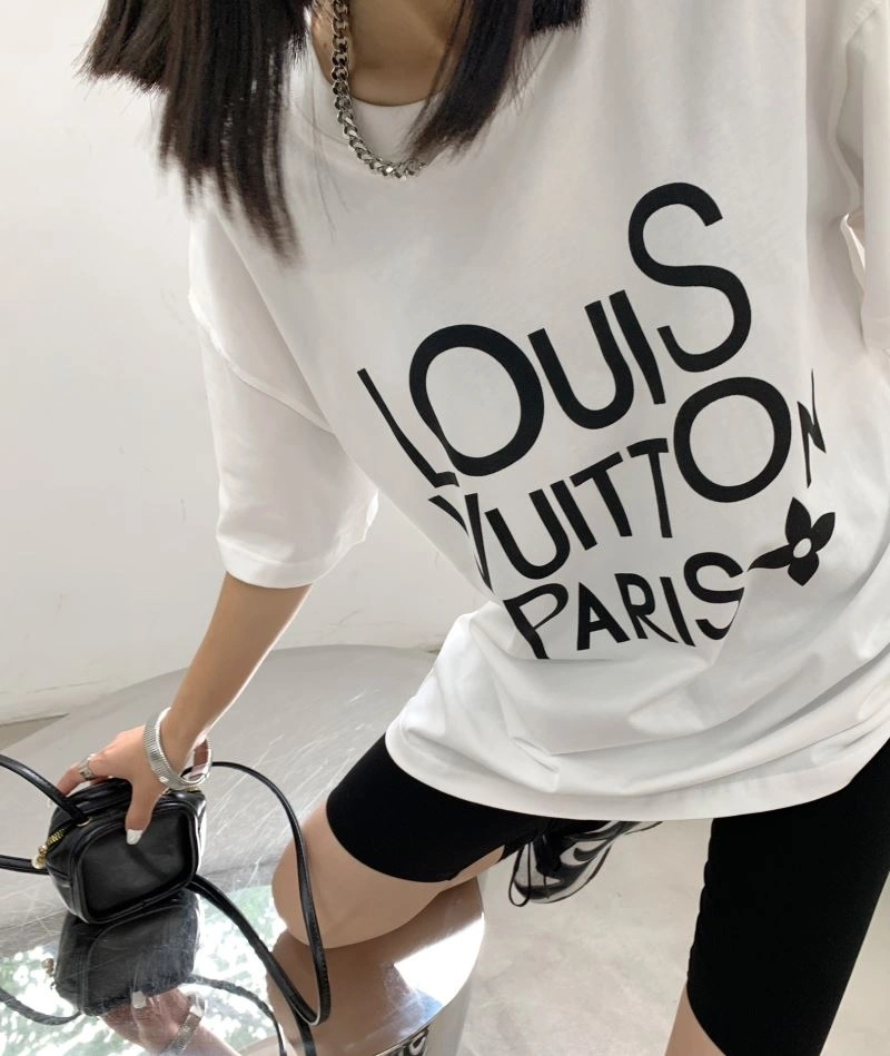 Accurate model Louis Vuitton T-Shirts