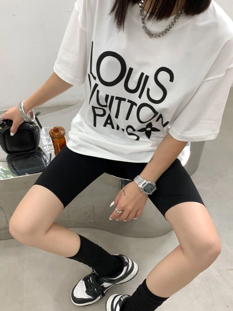 Accurate model Louis Vuitton T-Shirts
