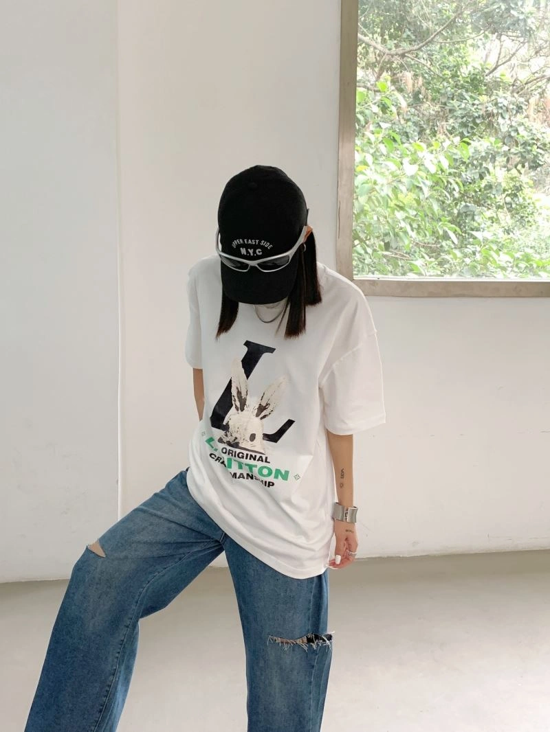 Top match Louis Vuitton T-Shirts