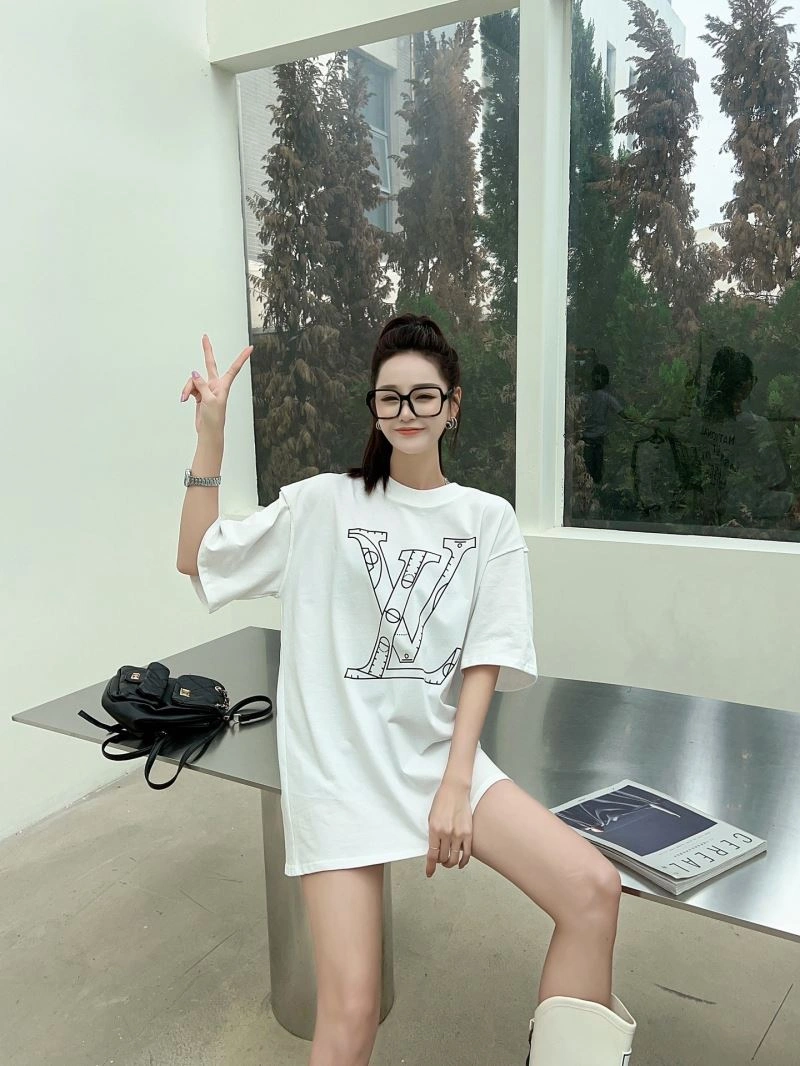 Indistinguishable Louis Vuitton T-Shirts